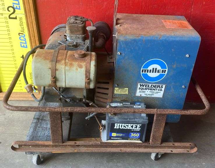 Miller Gas 12V Welder, Does Start - ELCO Auctions