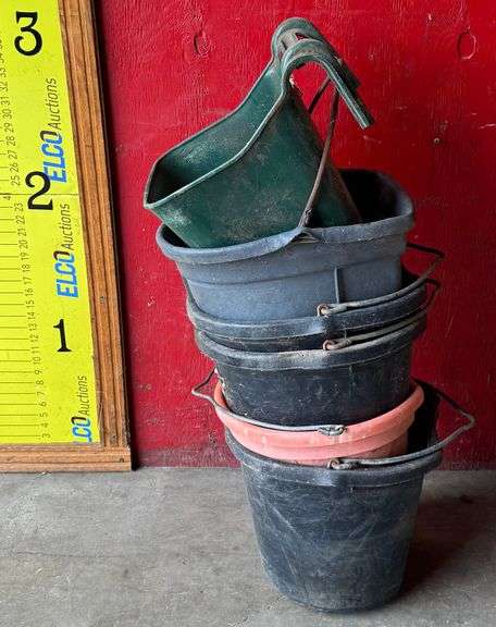 (7) Feed Buckets ((6) 5 Gallon Buckets & (1) 3.5 Gallon Hook'N Feed ...