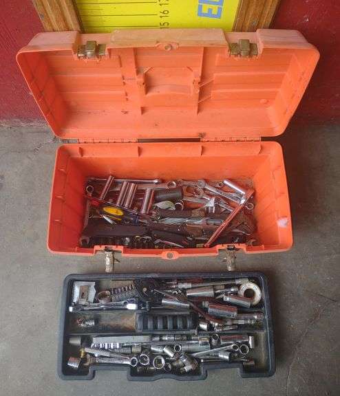 Tool Box w/ Misc. Hand Tools - ELCO Auctions