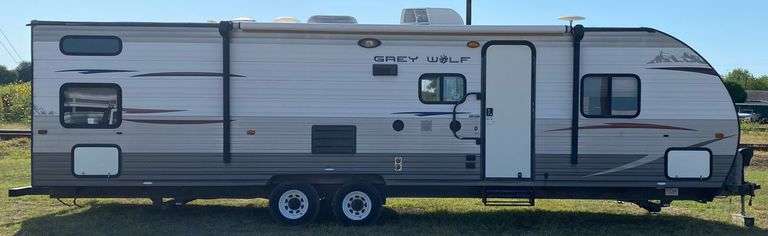 2014 Grey Wolf 30' Travel Trailer, Single Slide, Cold AC, Motorized ...
