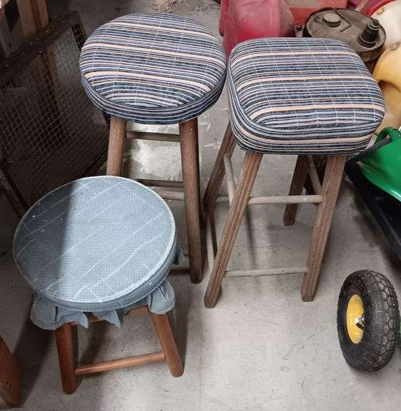 3) Stools - ELCO Auctions