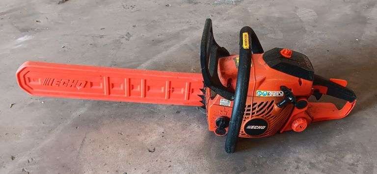 Echo CS-400 Chainsaw, Has Compression - ELCO Auctions