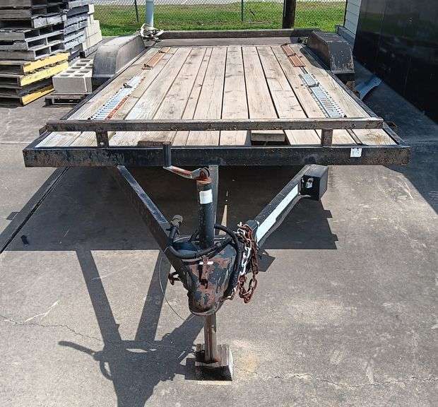 2014 16ft US Cargo Dove Tail Trailer w/ Ramps, Registration Only - ELCO Auctions