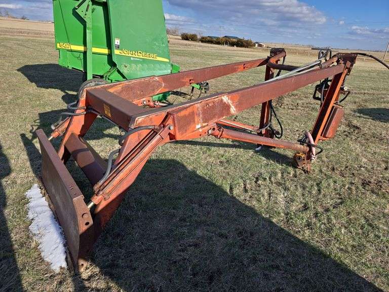 FARMHAND F11 LOADER. - Freedom Auctions LLC