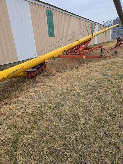 YELLOW AND RED AUGER. UNKNOWN CONDITION. - Freedom Auctions LLC