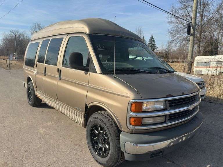 1997 CHEVROLET Express 1500 1GBFG15R0V1051944 - Greater Detroit Auto ...