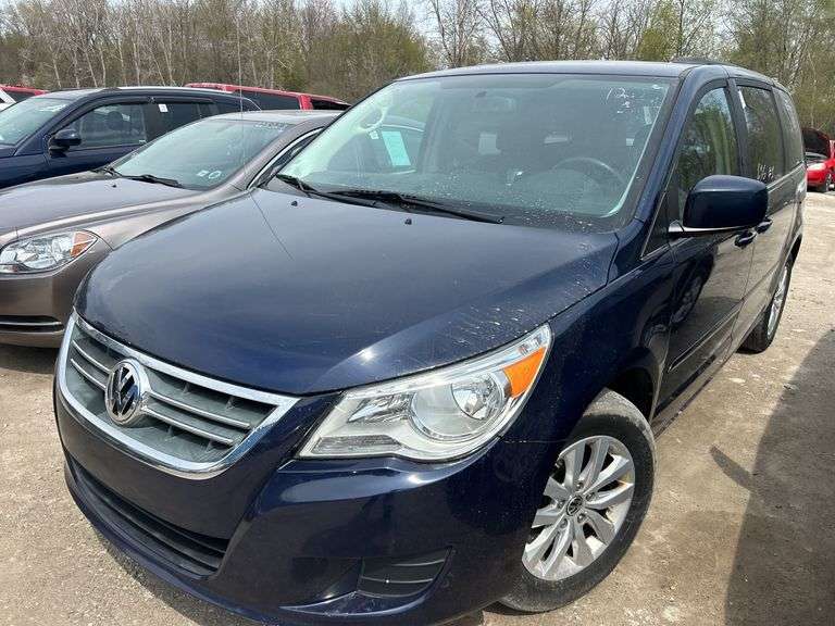 2014 VOLKSWAGEN Routan SE - Greater Detroit Auto Auction