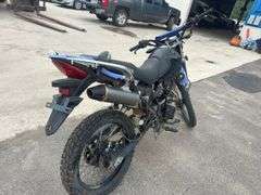 2016 Hawk Dirt bike - - Greater Detroit Auto Auction