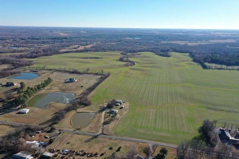 292 +/- ACRES IN MAYFIELD KY - Harris Real Estate & Auction