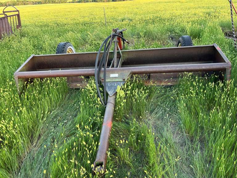John Deere hydraulic box scraper 10’ - Hewitt Land Company