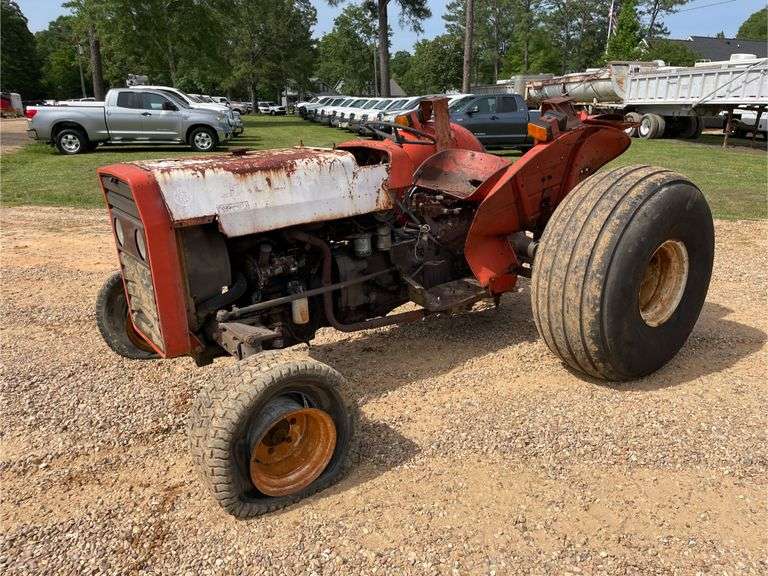 Jacobsen G200 2wd Tractor (8,768 Hours Showing) - JJ Merchant LLC