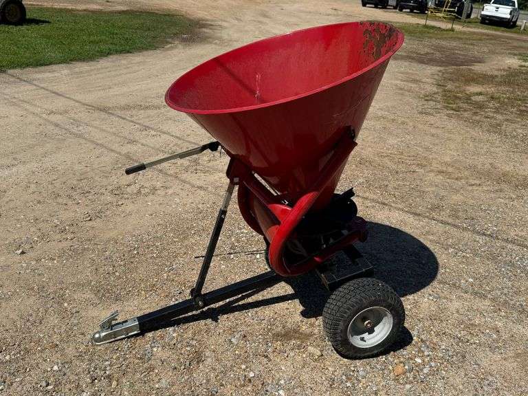 2022 Cosmo Pull behind Seeder/Fertilizer - JJ Merchant