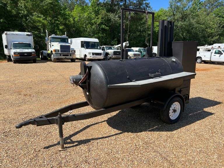 Towable Heavy-Duty Grill/Smoker - JJ Merchant