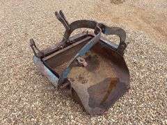 Massey Ferguson Reversible Dirt Scoop Attachment - JJ Merchant