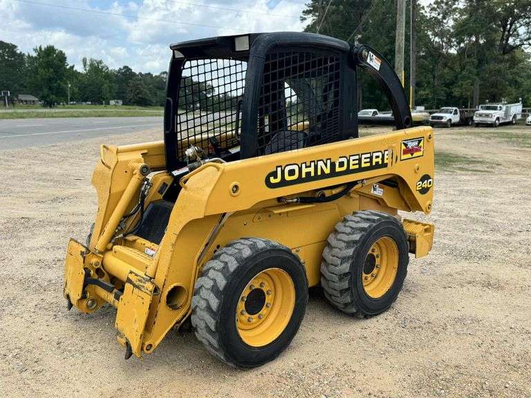 2000 John Deere 240 Skid Steer RWD 3cyl. Diesel (567 Hours) - JJ Merchant