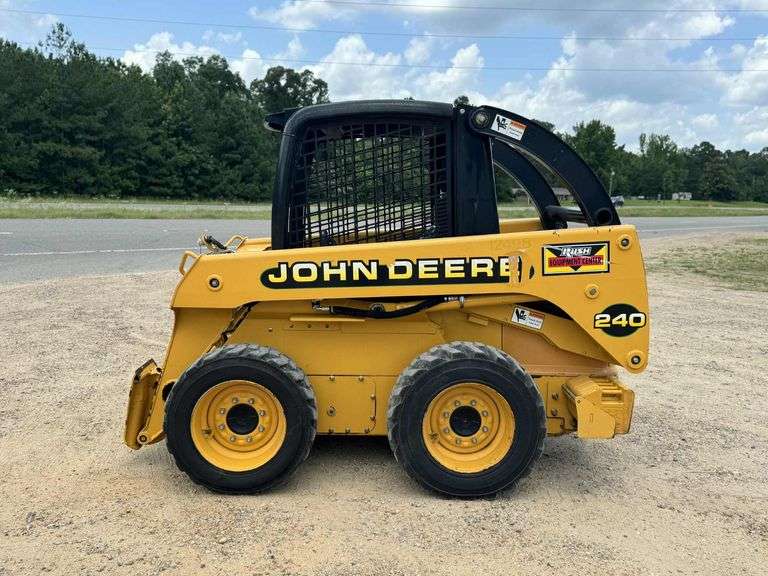 2000 John Deere 240 Skid Steer RWD 3cyl. Diesel (567 Hours) - JJ Merchant