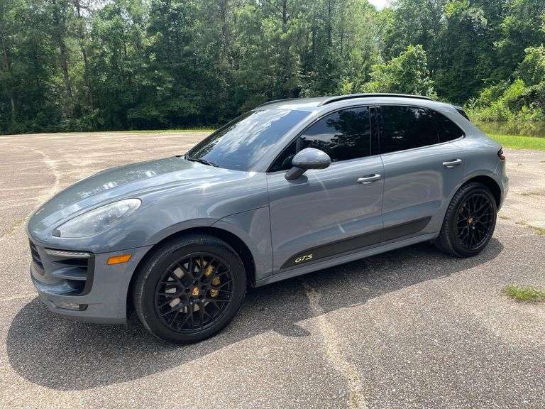 2017 Porsche Macan 4 Door 4wd MPV (144,799 Miles) - JJ Merchant LLC
