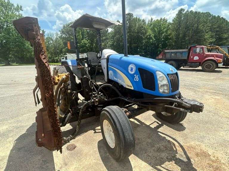 2011 New Holland T5040 Tractor - JJ Merchant