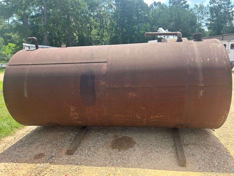 2,000 Gallon Diesel Tank - JJ Merchant LLC