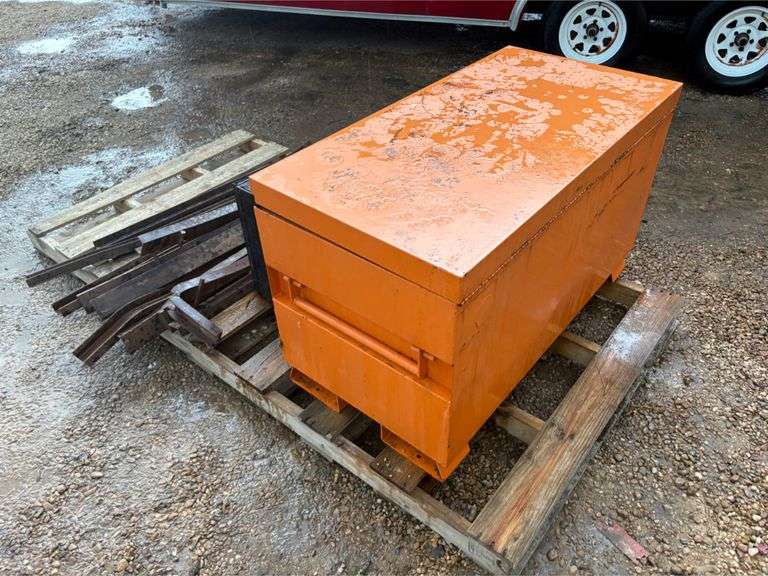 (2) Job Boxes & Steel Beams - JJ Merchant LLC