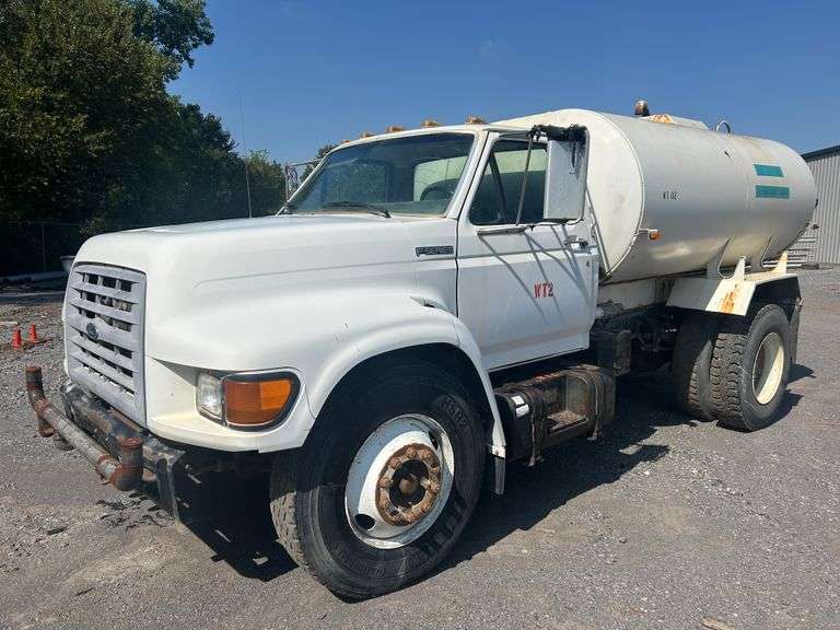 1998 Ford F-800 S/A 2500 Gal. Water Truck (26,689 Actual Miles) - JJ ...