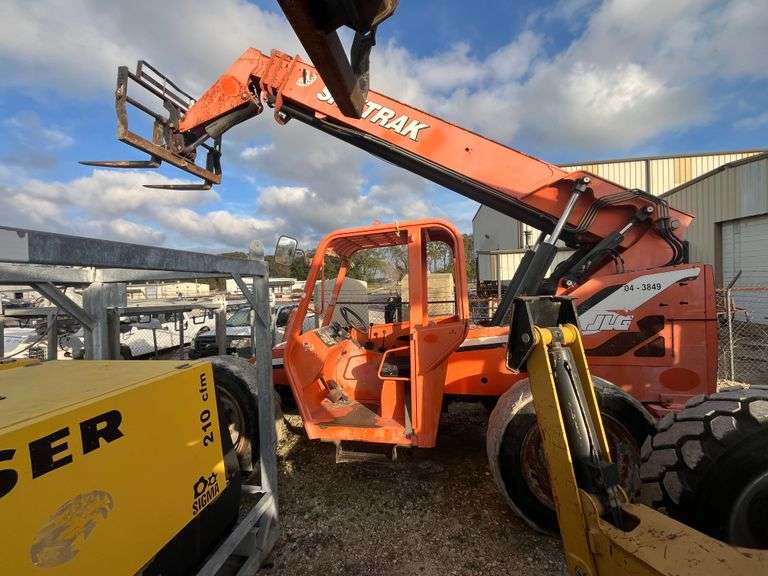 2014 JLG Skytrak 8042 Telehandler - JJ Merchant LLC
