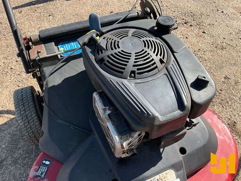 TORO 20199 PUSH MOWER SN: 312008362 - Jeff Martin Auctioneers, Inc.