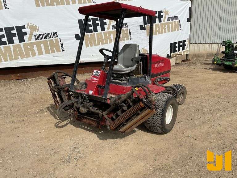 TORO 03551 REELMASTER 5500-D 4WD REEL FAIRWAY MOWER SN: 22000012 - Jeff ...
