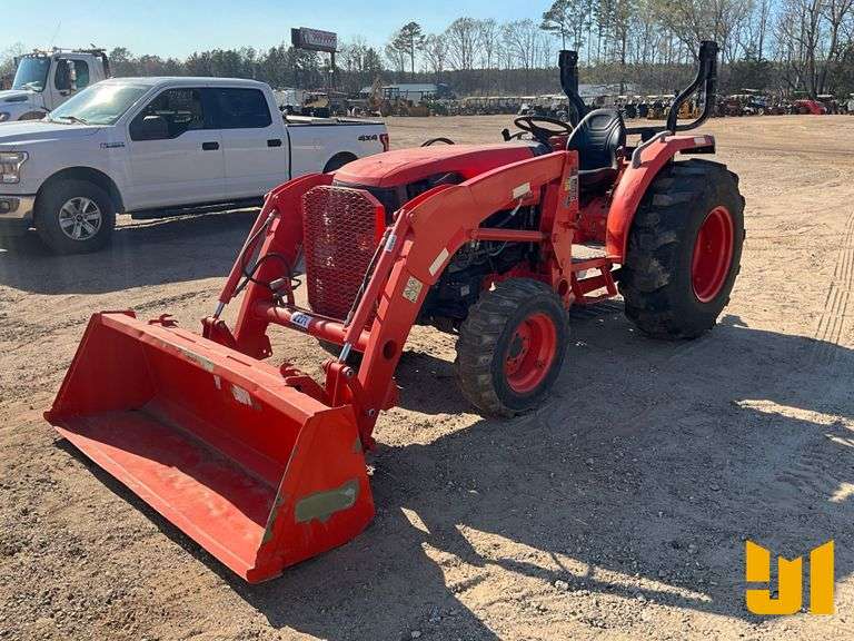 KUBOTA L3940 4X4 TRACTOR W/ LOADER - Jeff Martin Auctioneers, Inc.