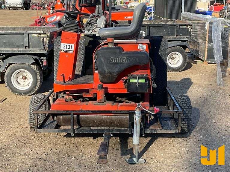 2015 SMITHCO SPEED BOSS GREENS ROLLER - Jeff Martin Auctioneers, Inc.