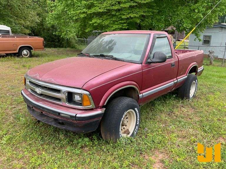 1994 CHEVROLET S-10 PICKUP 1/2 TON PICKUP VIN: 1GCCT14ZXR8132619 - Jeff ...