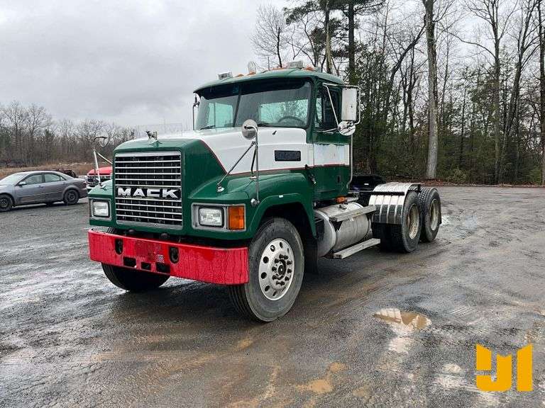 2000 MACK CH TANDEM AXLE DAY CAB TRUCK TRACTOR VIN: 1M1AA18Y0YW121525 - Jeff Martin Auctioneers ...