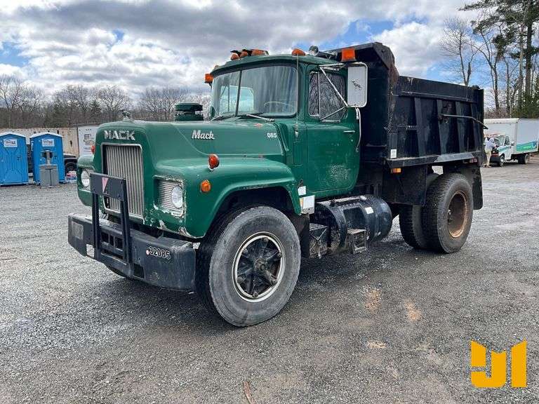 1985 MACK R685T SINGLE AXLE DUMP TRUCK VIN: 1M2N165Y9BA085093 - Jeff Martin Auctioneers, Inc.