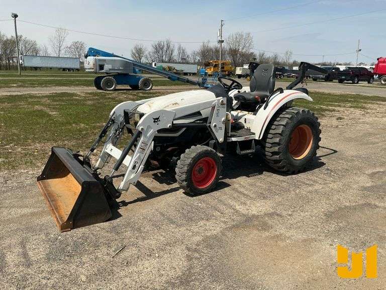 BOBCAT CT230B 4X4 TRACTOR W/ LOADER SN: ABFP13012 - Jeff Martin ...