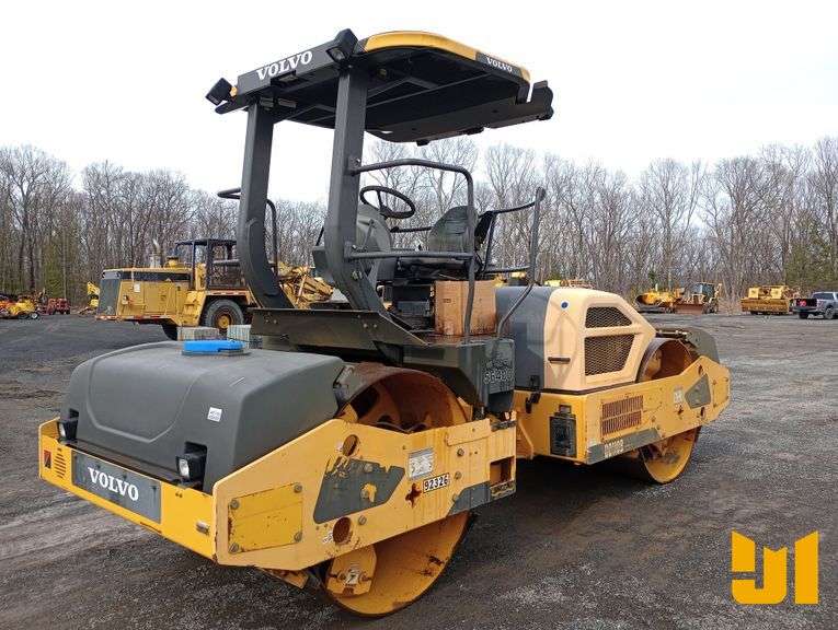 2017 VOLVO DD110B TANDEM VIBRATORY ROLLER SN: 285090 - Jeff Martin ...
