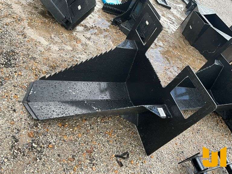 UNUSED KC TREE SPADE BUCKET - Jeff Martin Auctioneers, Inc.