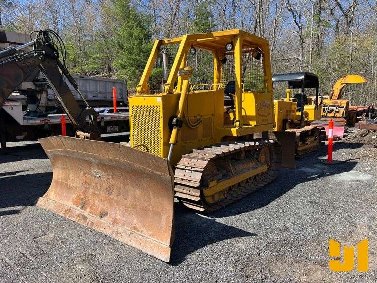 1989 CASE 850D CRAWLER TRACTOR SN: 7403347 - Jeff Martin Auctioneers, Inc.