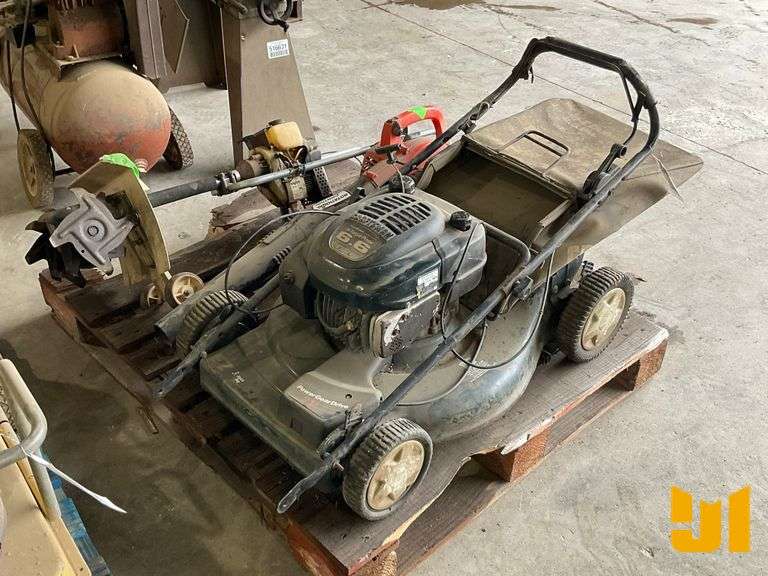 CRAFTSMAN EAGER-1 PUSH MOWER - Jeff Martin Auctioneers, Inc.