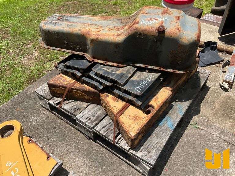 SIDE STEP CAT 420, ARM, TRACKS - Jeff Martin Auctioneers, Inc.