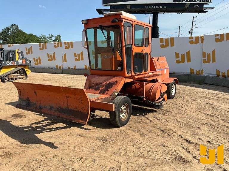 2000 BROCE RJ350 BROOM SN: 89889 - Jeff Martin Auctioneers, Inc.