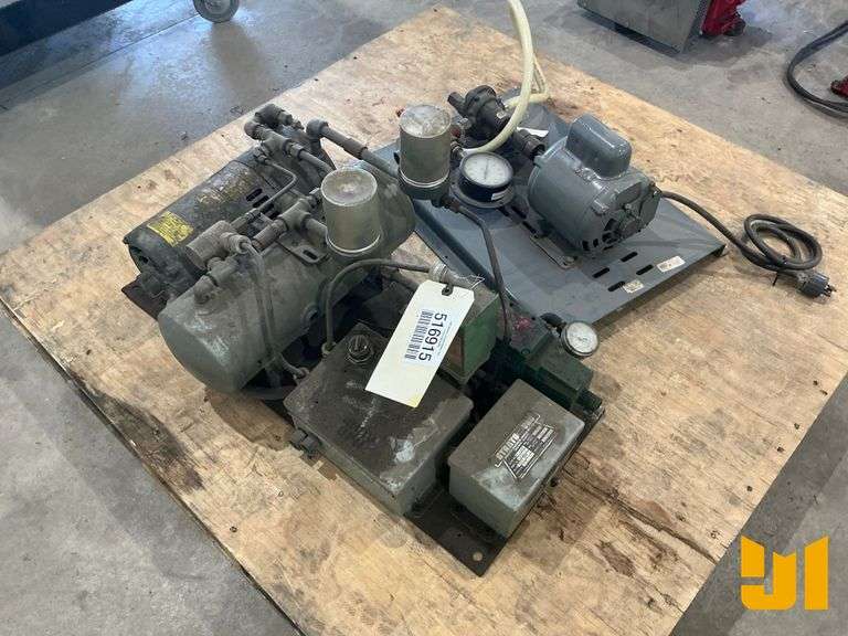 STRATO VAC 4410-A VACUUM PUMP SN: CR2197 - Jeff Martin Auctioneers, Inc.