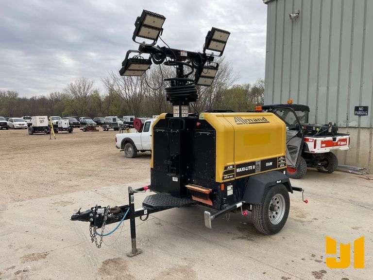 2022 ALLMAND MAXI-LITE II ARCTIC SPEC 4 BULB LIGHT TOWER SN: 11-003110 ...