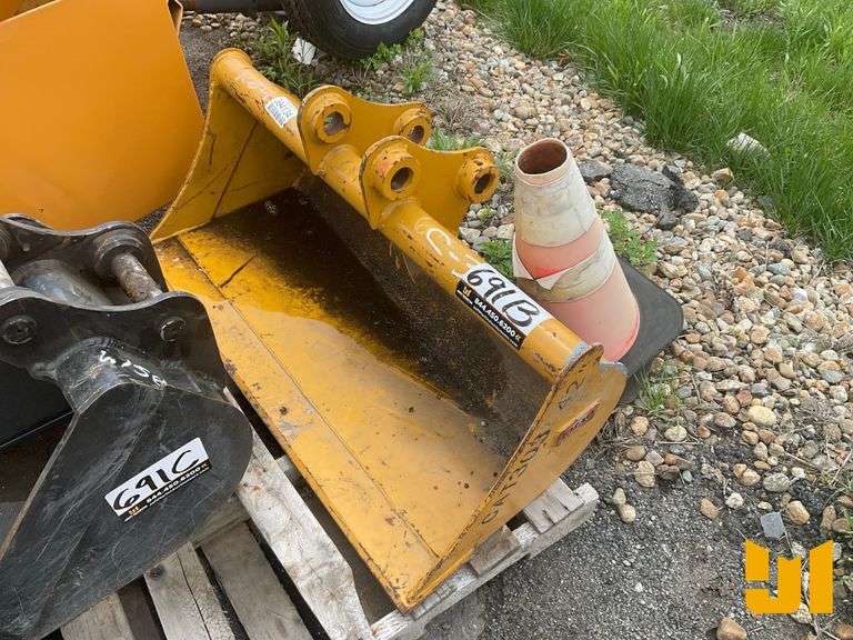 EMAQ 42” DITCHING BUCKET, FITS CAT 303 - Jeff Martin Auctioneers, Inc.