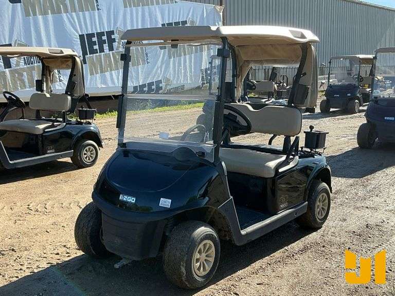 2019 EZ GO RXV GOLF CART 5506436 - Jeff Martin Auctioneers, Inc.