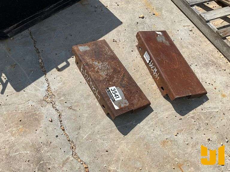 2 MINI SKID STEER PLATES - Jeff Martin Auctioneers, Inc.