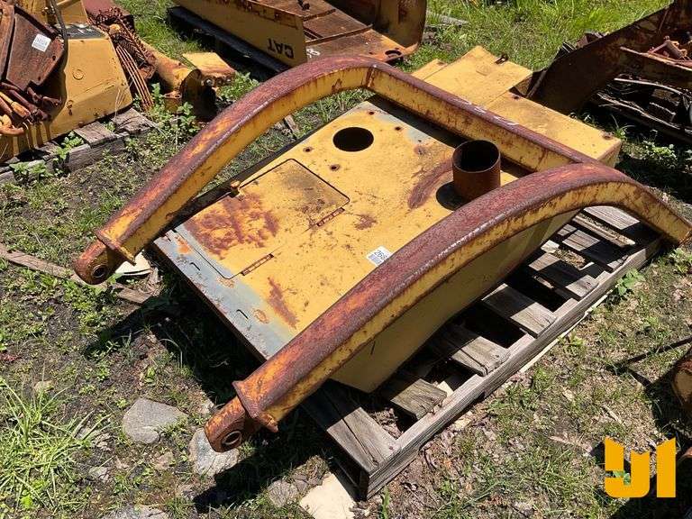 CAT D5C HOOD - Jeff Martin Auctioneers, Inc.