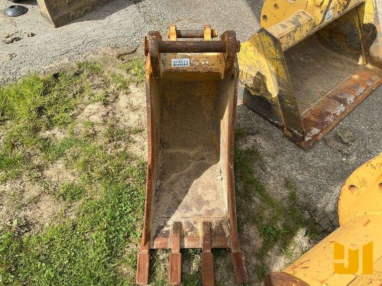 H&H C580SL HD 16 INCH TOOTH BUCKET PIN GRABBER - Jeff Martin ...