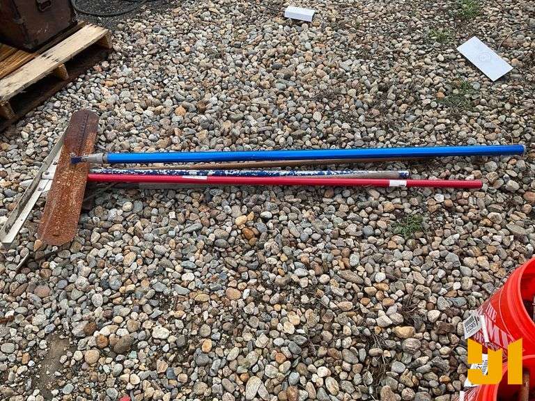 BULL FLOATS AND HAND TOOLS - Jeff Martin Auctioneers, Inc.