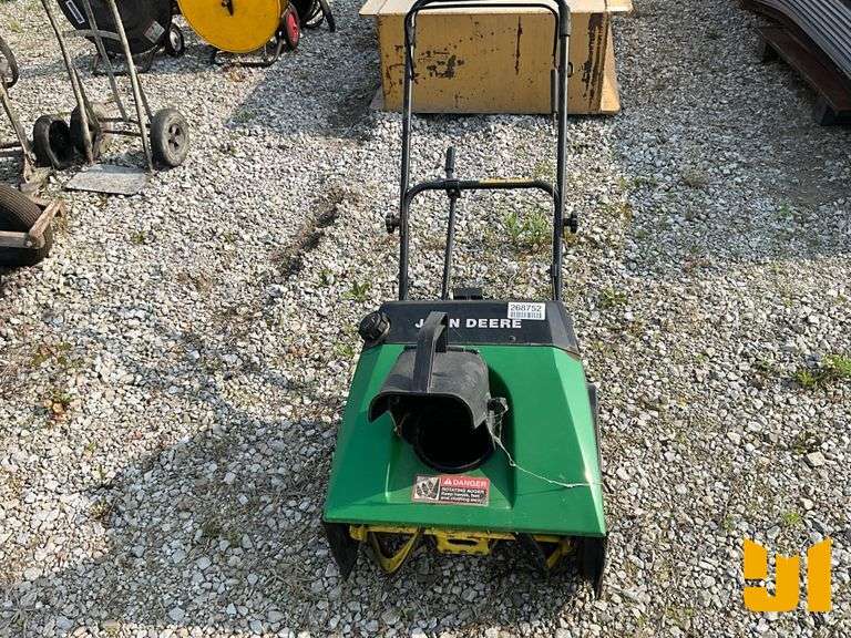 JOHN DEERE TRS 21 WALK BEHIND SNOW BLOWER - Jeff Martin Auctioneers, Inc.
