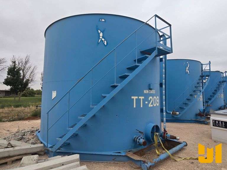 500 BBL VERTICAL SKID MOUNTED TANK - Jeff Martin Auctioneers, Inc.